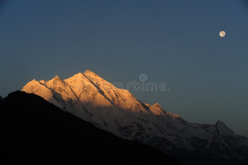Morning Glow & Full Moon Stock Photo - Image of karakoram, duikar: 10630034