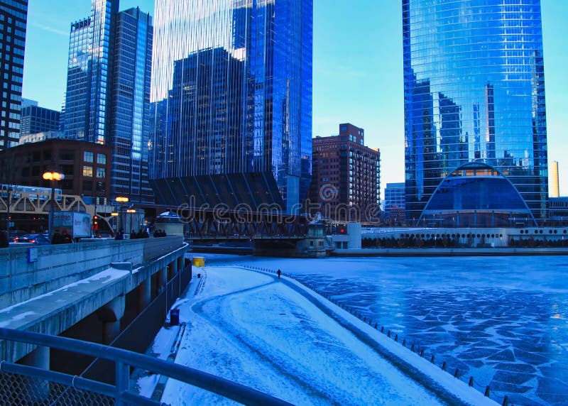 Morning Rush Hour on a Frigid, Blue Winter Morning in Chicago ...
