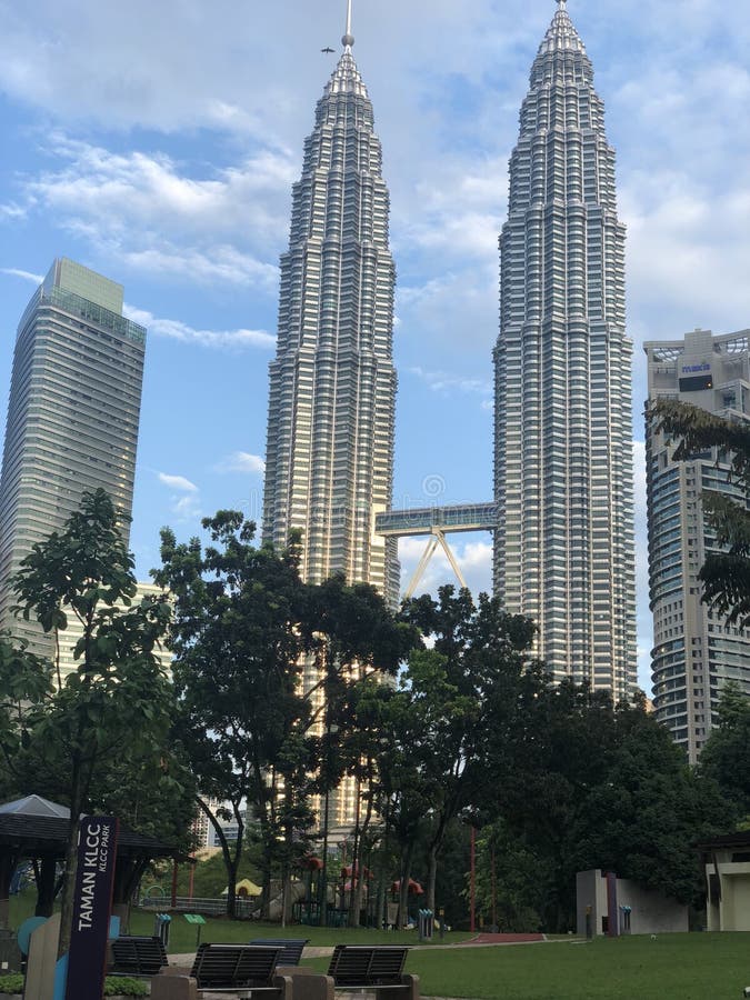 Morning at KLCC editorial image. Image of lake, calm - 40551610