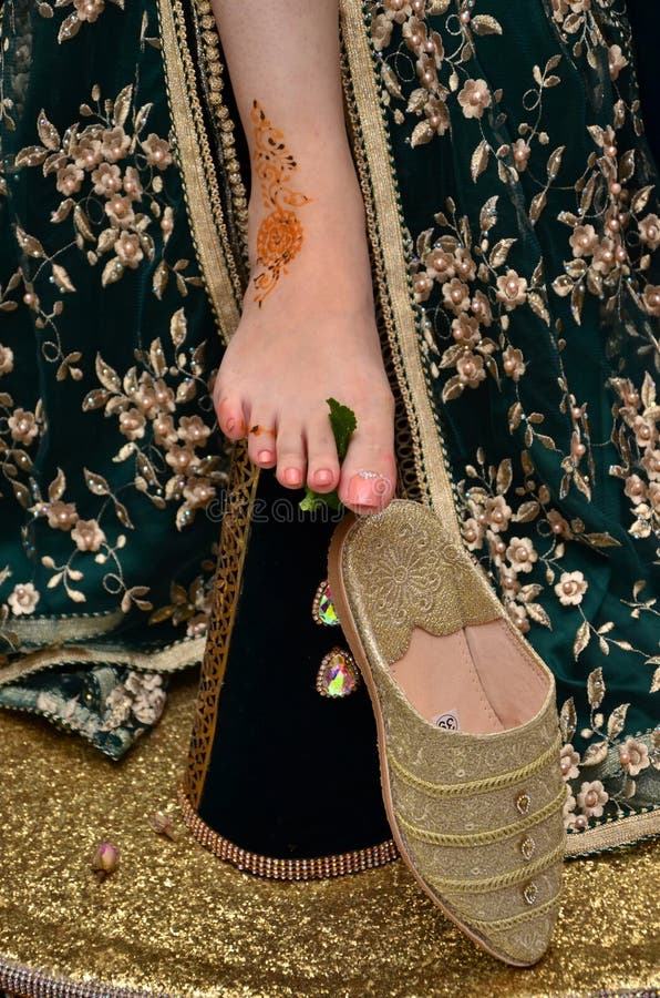 Moroccan Henna Tattoo on Foot Stock Image - Image of marrakech ...
