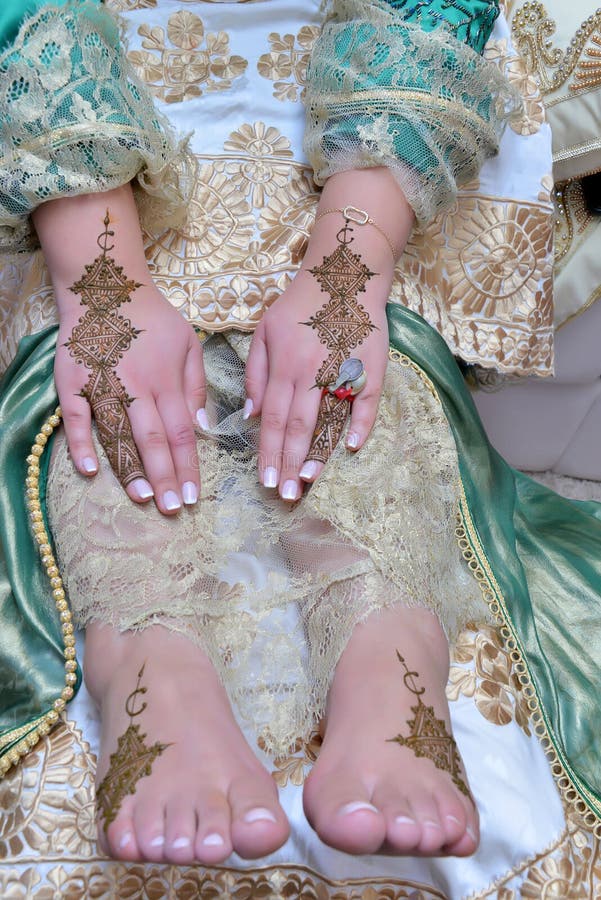 Moroccan Tradition, Hands Painted with Henna. Stock Image - Image of ...