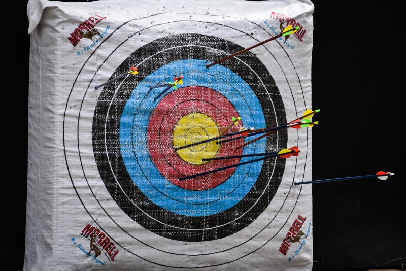 Arrows Bullseye Missing Stock Photos - Free & Royalty-Free Stock Photos ...