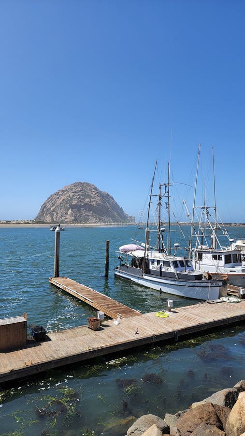 Morro Bay California Mountain Editorial Image - Image of morro, pier ...