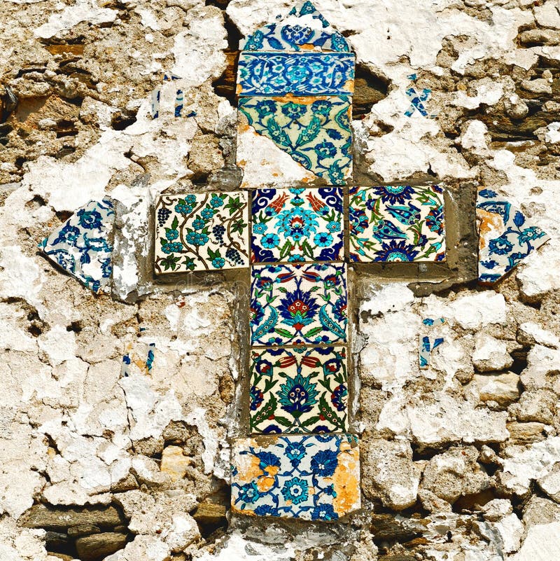 Mosaic tiled cross stock image. Image of crumbling, facade - 22602759
