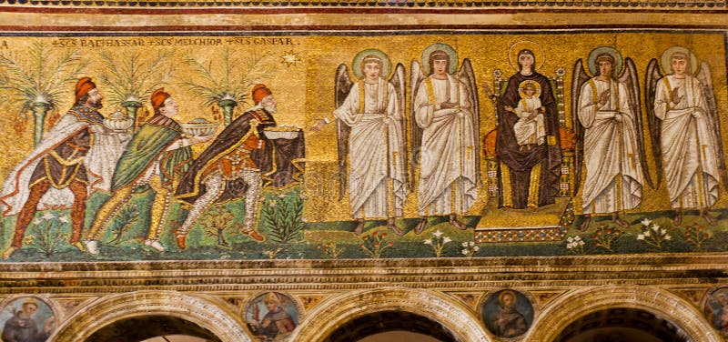 Mosaici Di Madonna E Del Bambino Sulla Parete Della Basilica Di ... Mosaici Di Madonna E Del Bambino Sulla Parete Della Basilica Di ...