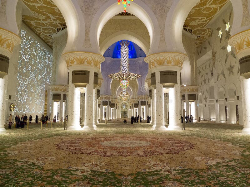 Moschea Dello Sceicco Zayed Nell'Abu Dhabi All'interno Immagine ...