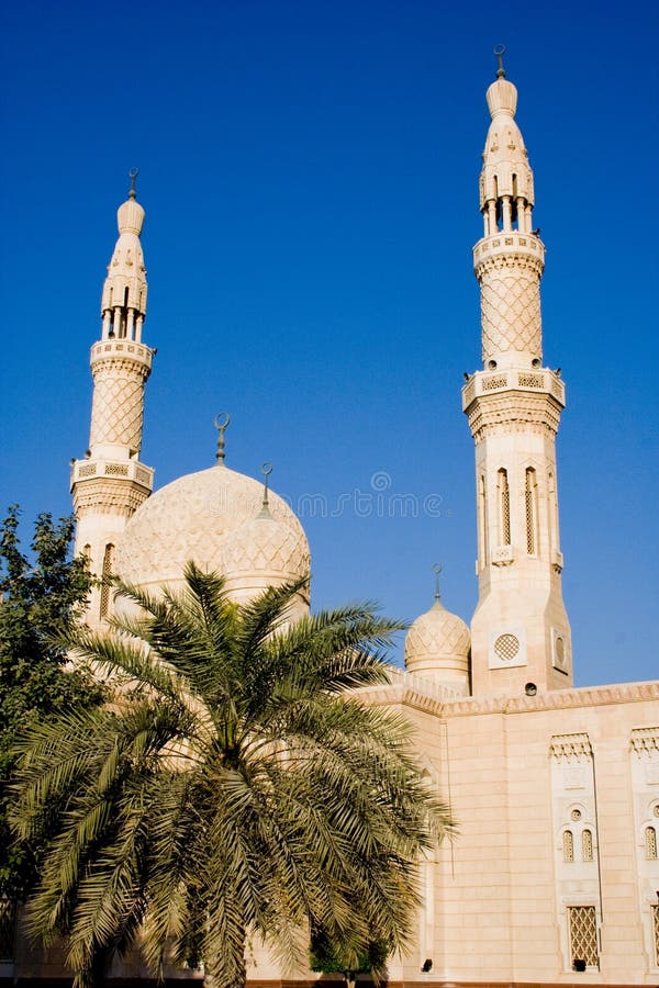 Moschea Di Jumeirah Nel Dubai, UAE Immagine Stock - Immagine di ...