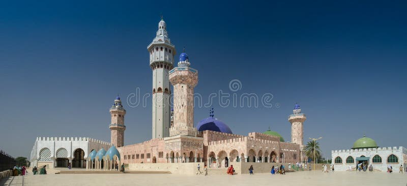 Moschea Di Touba, Centro Del Mouridismo Fotografia Stock - Immagine di ...