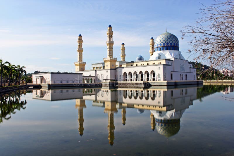 Moschee stockbild. Bild von borneo, reflexion, reise - 21795331