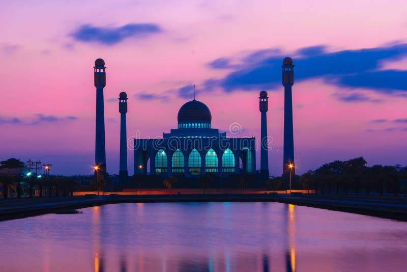 Moschee redaktionelles foto. Bild von islam, landschaft - 70442036