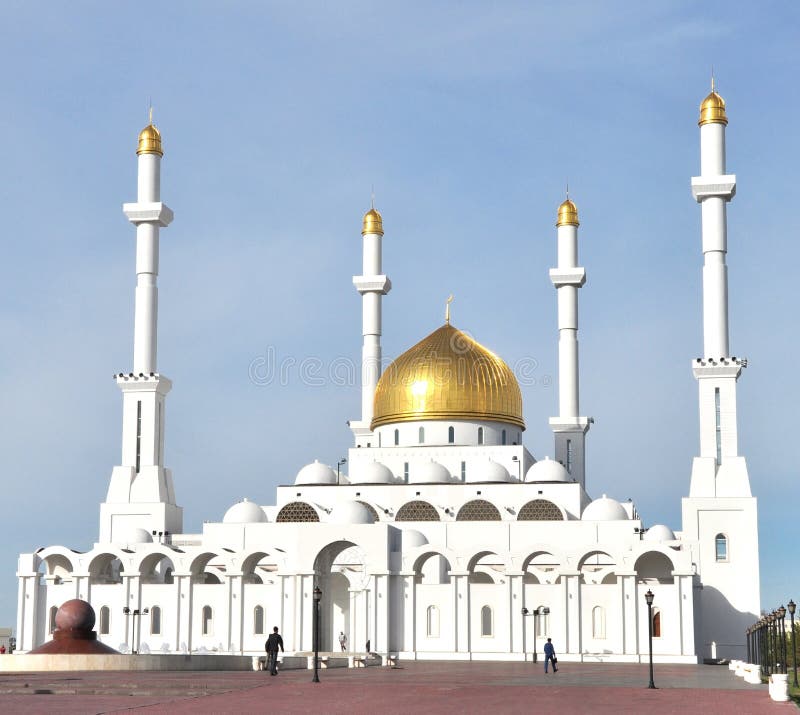 Moschee stockfoto. Bild von blau, himmel, islam, minarett - 9487848