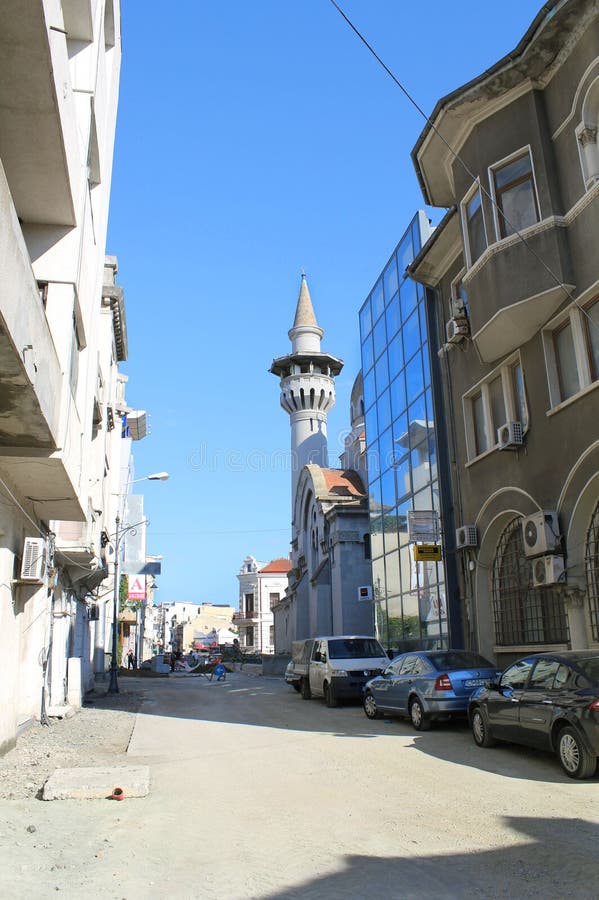 Carol I Moschee in Der Altstadt Von Constanca Stockfoto - Bild von ...