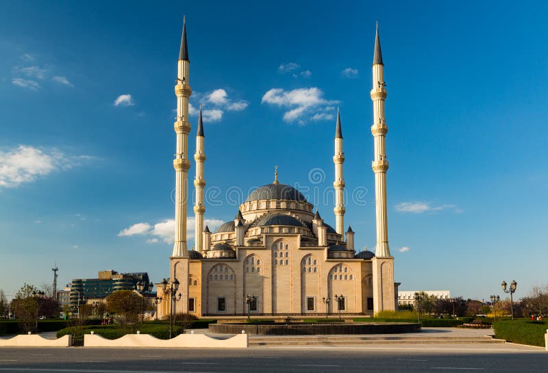 Grosny-Stadt Und Die Moschee Das Herz Von Tschetschenien Stockbild ...