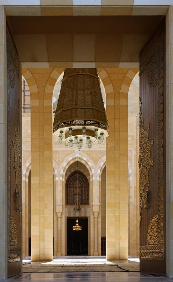 Moschee-Eingang stockbild. Bild von tür, künstlerisch - 14366801