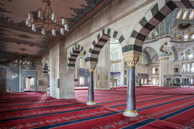 Moschee Innen stockbild. Bild von mittelalterlich, auslegung - 96147261