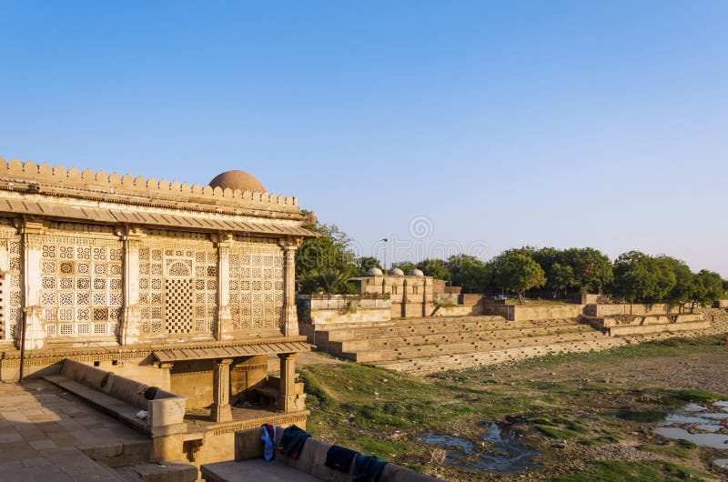 Moschee Sarkhej Roza in Ahmedabad, Indien Stockfoto - Bild von marmor ...