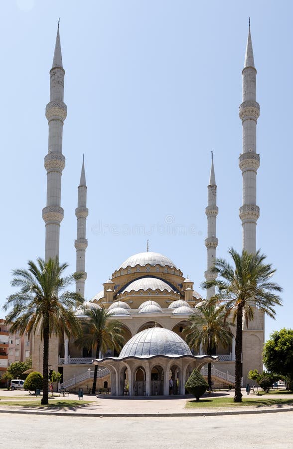 Moschee von Manavgat stockbild. Bild von haube, gering - 32426797