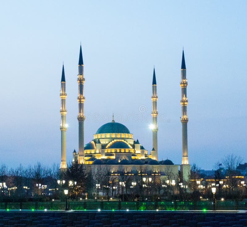 Moscheen-Herz Von Tschetschenien Redaktionelles Foto - Bild von moschee ...