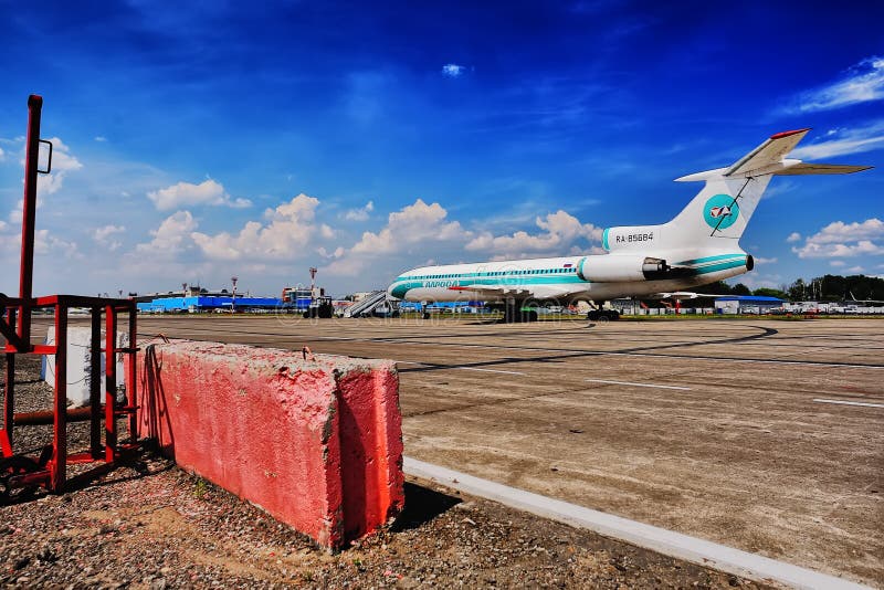 Moscow airport Domodedovo editorial photography. Image of engine - 39955587