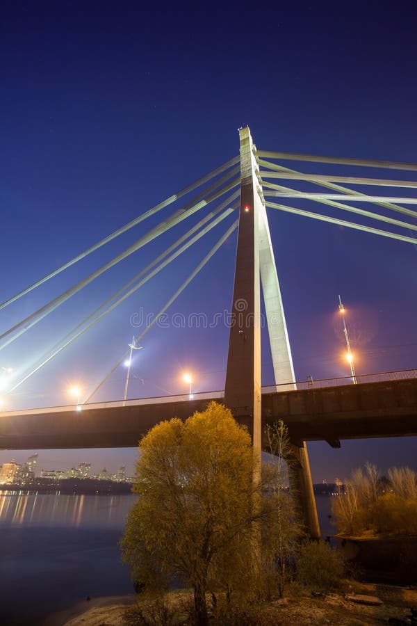 Moscow Bridge in Kiev at Night Stock Photo - Image of minimal, neon ...