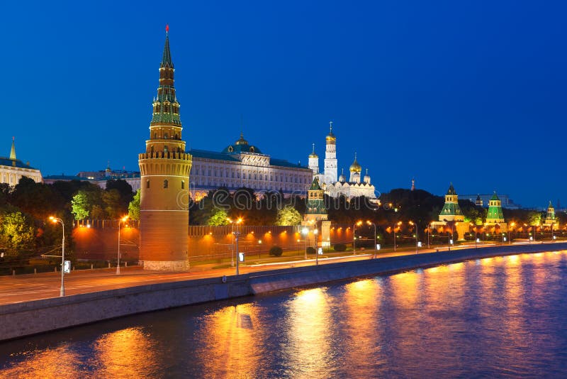 Moscow kremlin at night stock image. Image of federation - 15223575