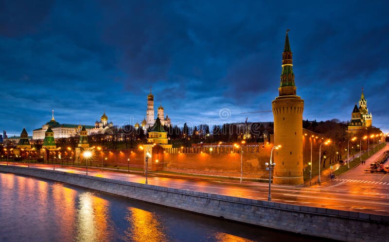 Moscow Kremlin night view stock image. Image of dusk - 37627515