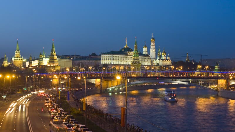Moscow, Kremlin at night stock image. Image of fort, russia - 33195549