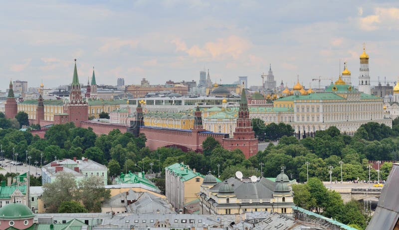 Moscow Kremlin in Moscow, Russia, the Shore of the Kremlin Embankment ...