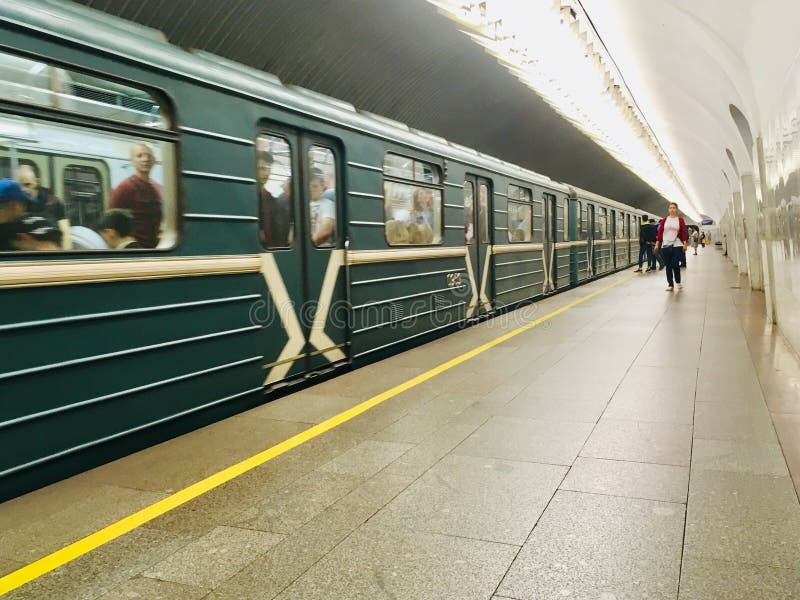 Moscow Metro train editorial photo. Image of passengers - 157617096