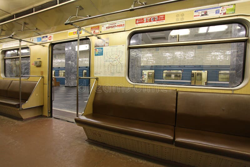 Moscow metro train editorial stock image. Image of metro - 54759734