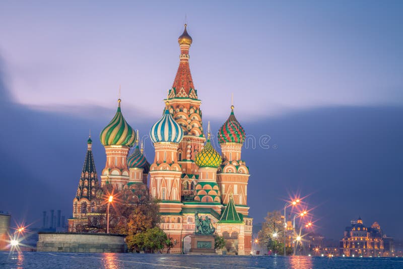 Kremlin and St. Basil S Cathedral at Dramatic Dawn, Red Square, Moscow ...