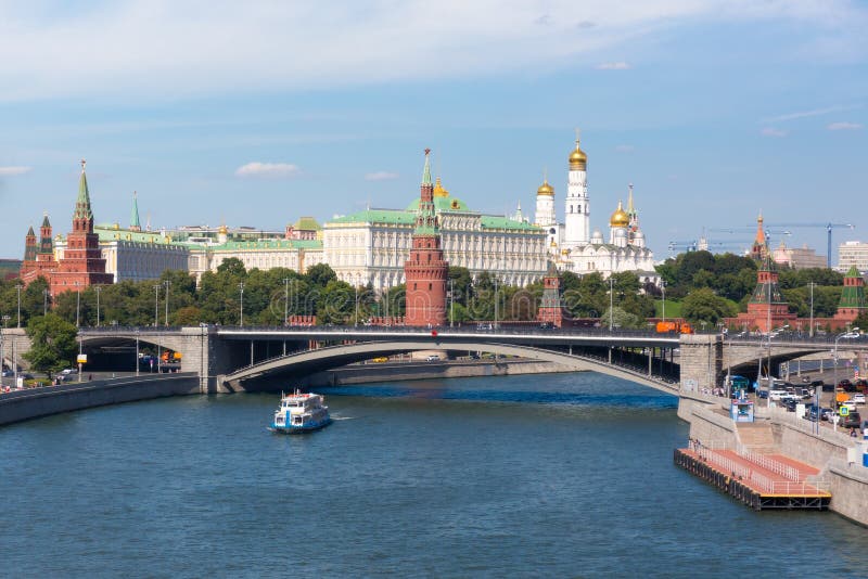 Moscow river editorial photography. Image of embankment - 61238197