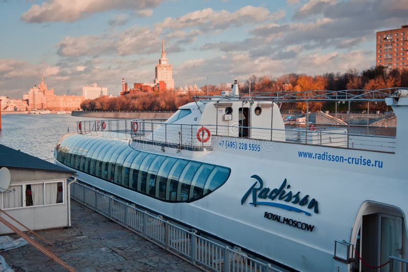 Moscow-river and Ship-restaraunt Editorial Photo - Image of outdoor ...