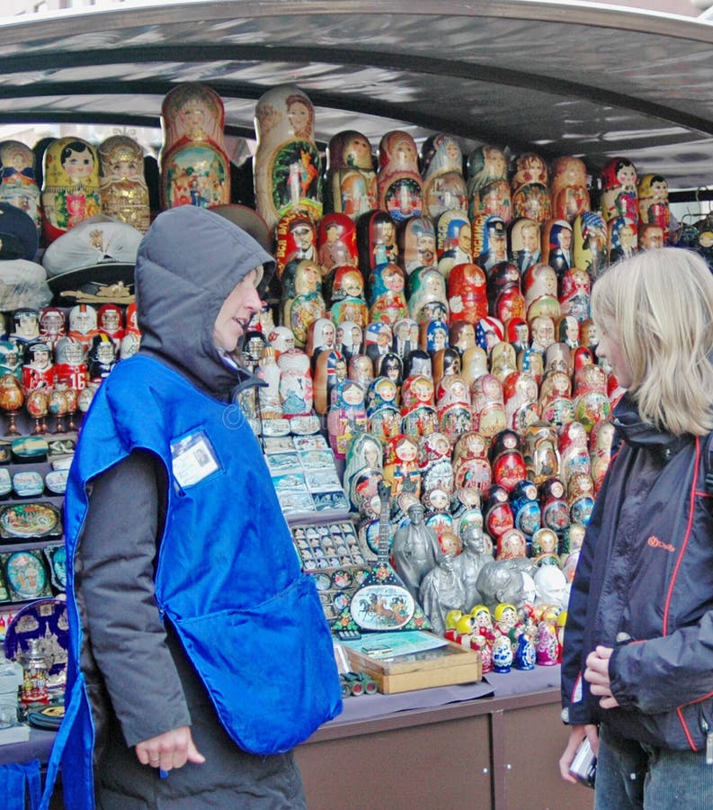 Russian Doll Stall and Seller, Moscow, Russia Editorial Stock Photo ...
