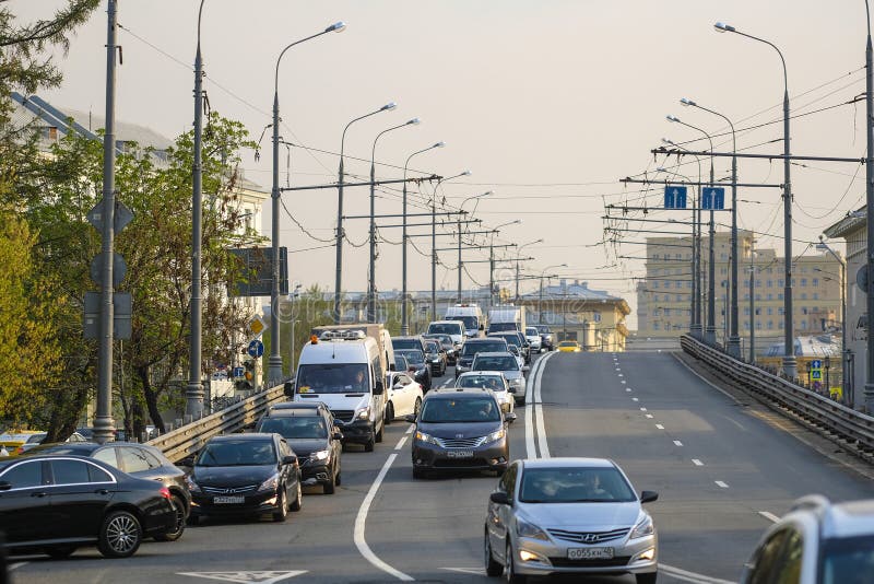 Traffic in Moscow editorial photography. Image of mobility - 146316422