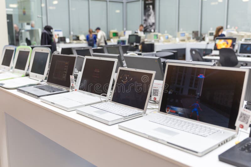 MOSCOW, RUSSIA - JUNE 11, 2018: Old Original Apple Mac Computer in ...
