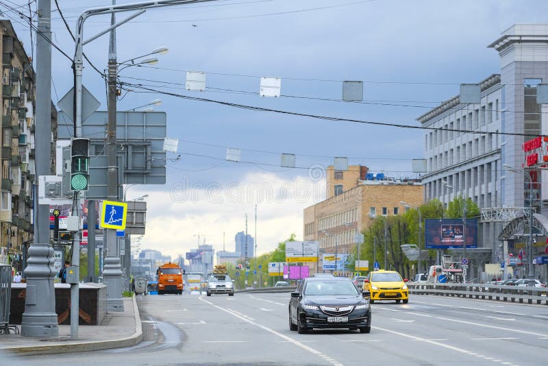 Traffic in Moscow editorial stock image. Image of district - 148141119