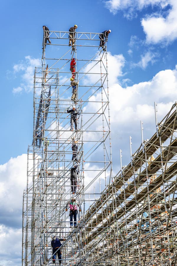 1,031 Men Scaffold Work Photos - Free & Royalty-Free Stock Photos from ...