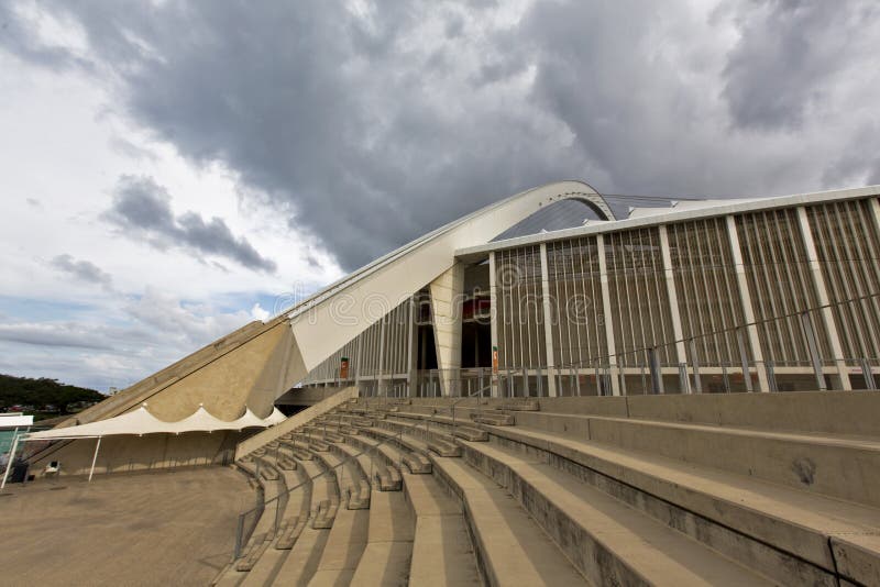 Moses Mabhida Stadium Arch and-Trap Redactionele Afbeelding - Image of ...