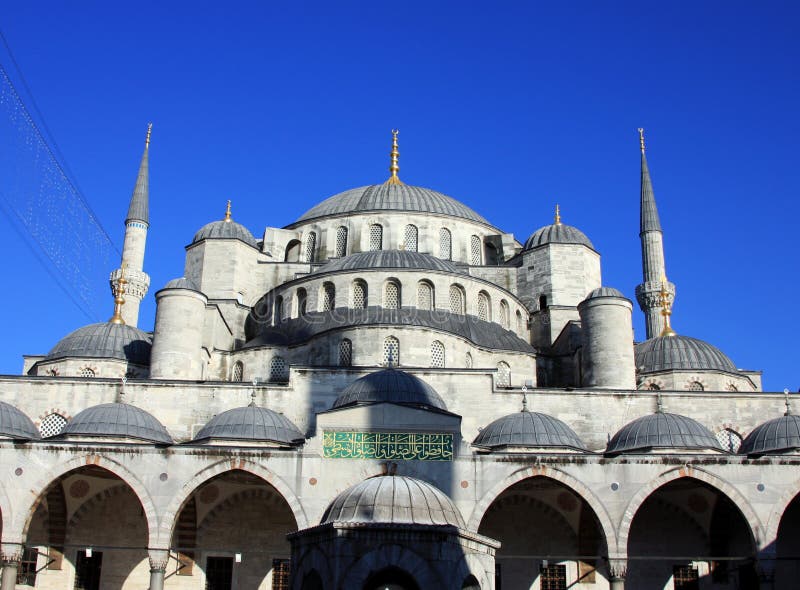 Moskee stock afbeelding. Image of verlicht, beroemd, oriënteer - 13014379