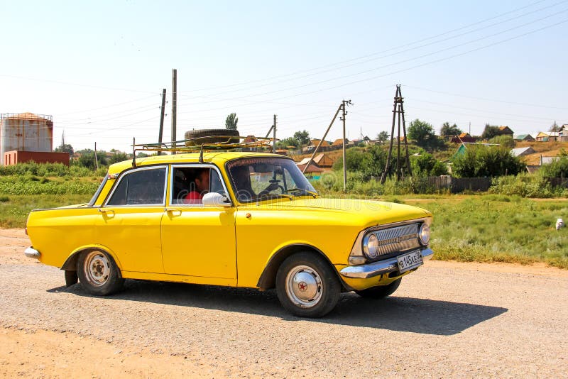 Moskvitch 412 redaktionelles stockfotografie. Bild von sonne - 83514497