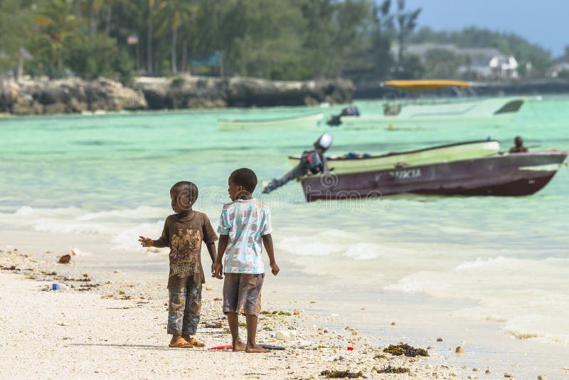 Moslemische Kinder Auf Dem Strand Redaktionelles Foto - Bild von ...