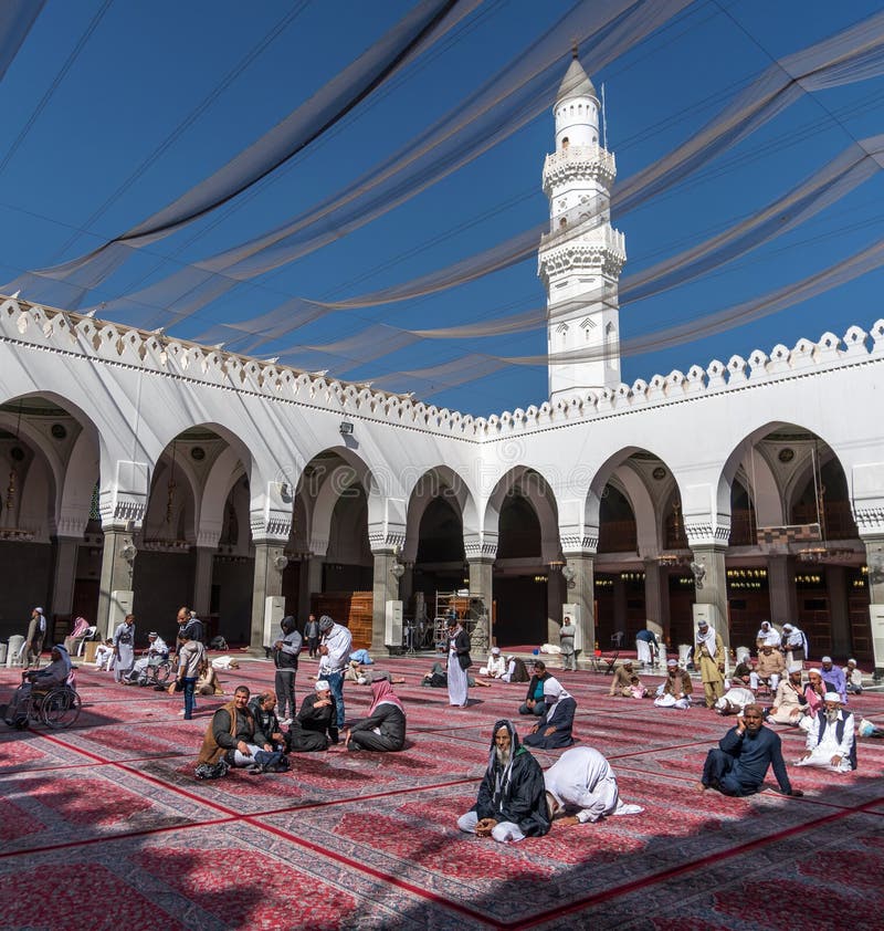 Moslims Bidden in De Moskee Fatih Redactionele Stock Foto - Image of ...