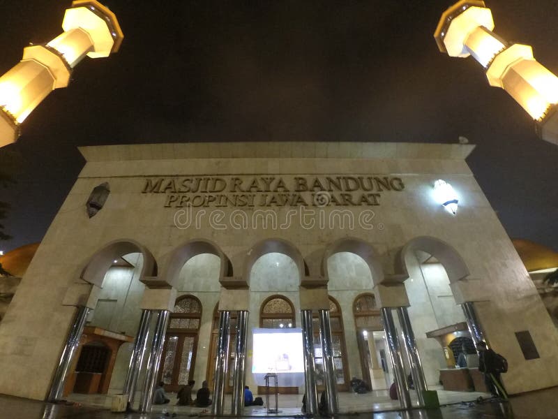 Mosque of Bandung editorial photography. Image of called - 264401402