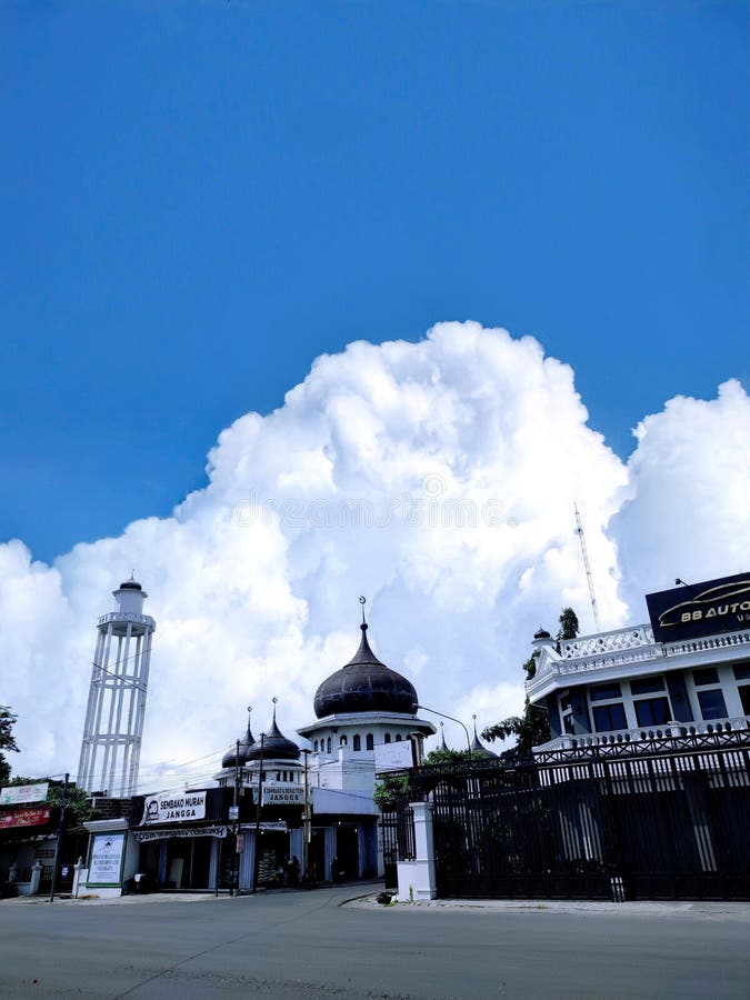 Mosque Building and Tower in the Blue Sky Stock Image - Image of mosque ...