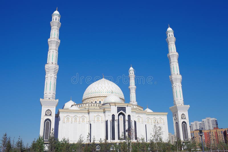 Mosque in the city center stock image. Image of architecture - 71333883
