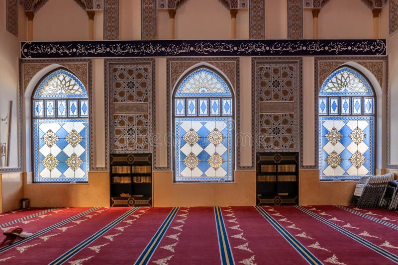 Mosque Interior Dubai editorial image. Image of arched - 283202045