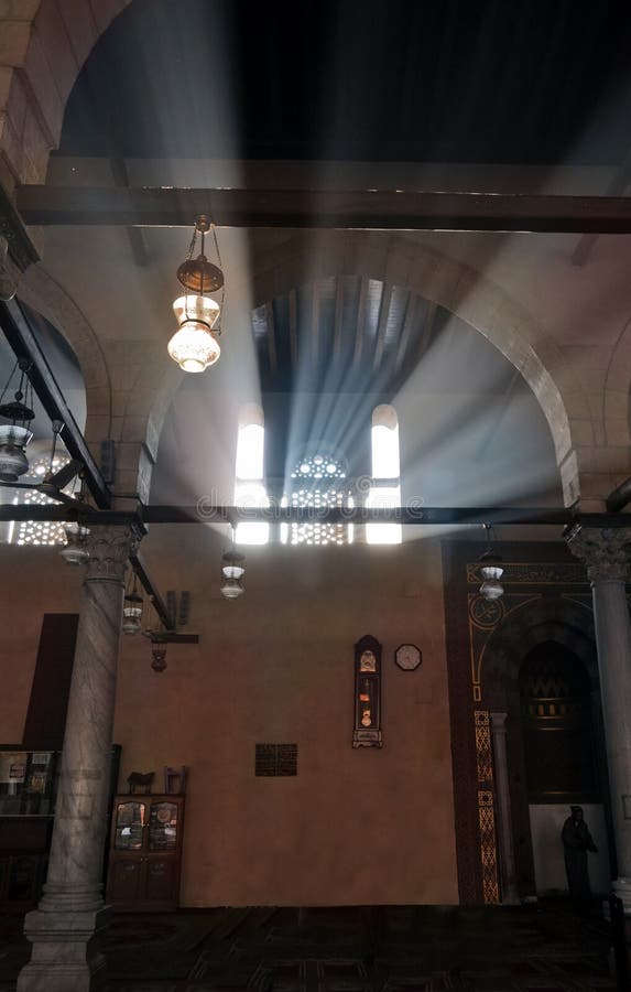 Mosque Interior - Holy Light Stock Photo - Image of temple, gold: 15798846
