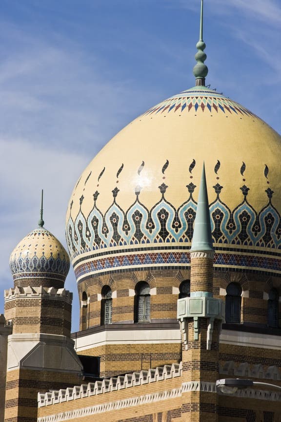 Mosque in Milwaukee, Wisconsin Stock Image - Image of built, autumn ...