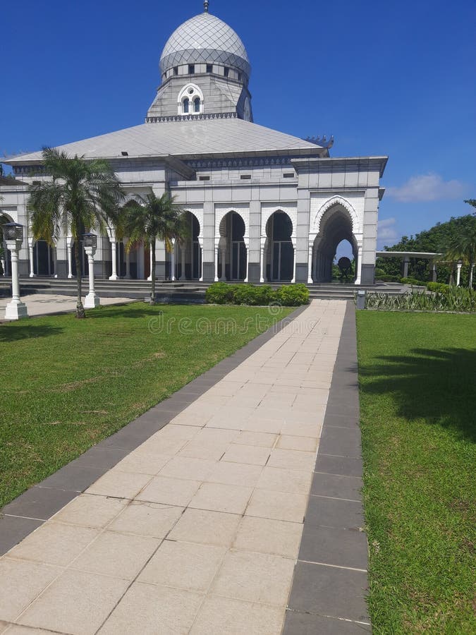 Mosque with Classical Architecture Editorial Stock Image - Image of ...